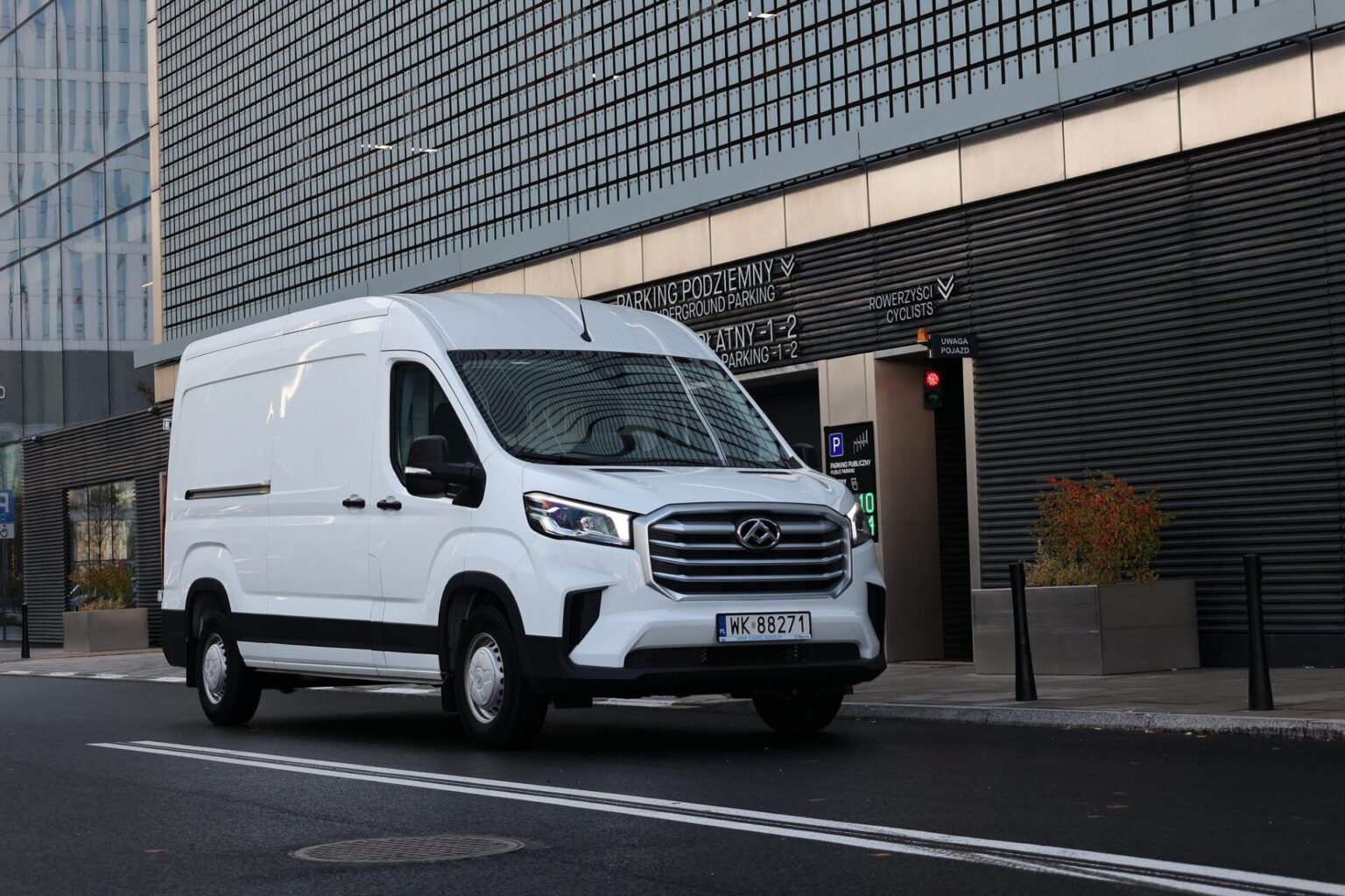 Maxus Deliver 9 samochód dostawczy do zadań specjalnych - Auto-Complex ...